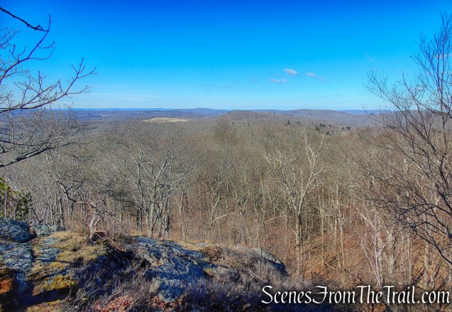 Tower Trail Loop – Mount Tom State Park