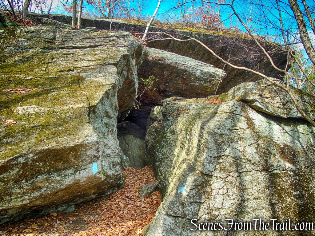Leatherman’s Cave Loop – Mattatuck State Forest