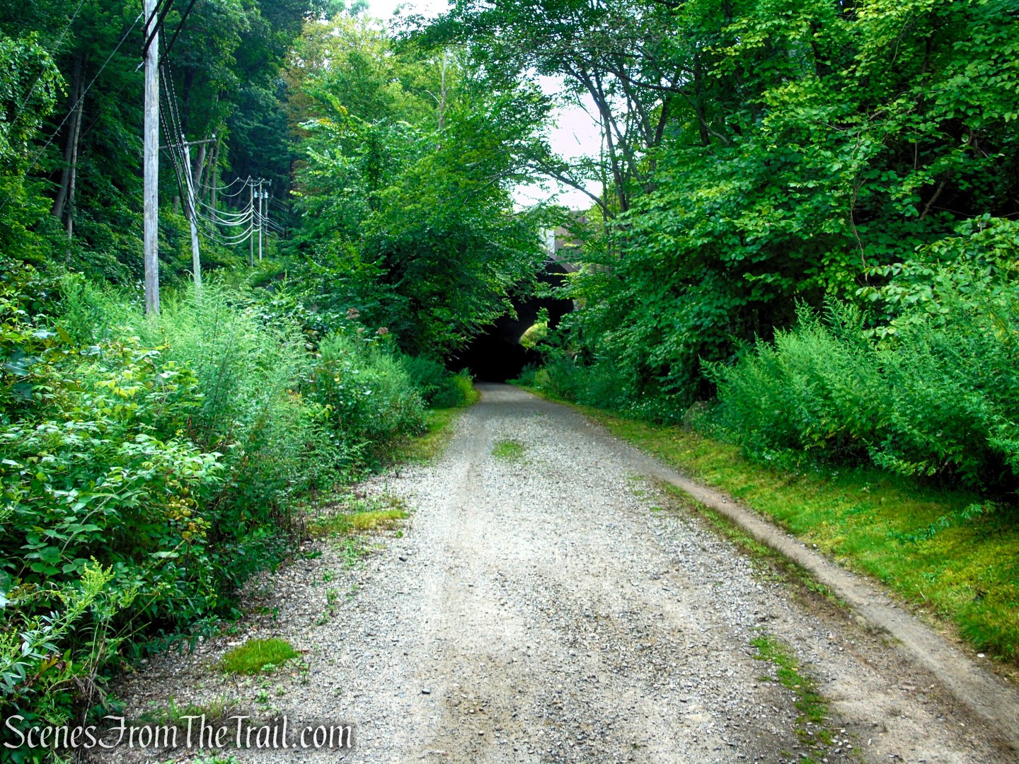 Squaw Cave, Flag Rock and Mohegan Trail Loop – Bolton Notch State Park