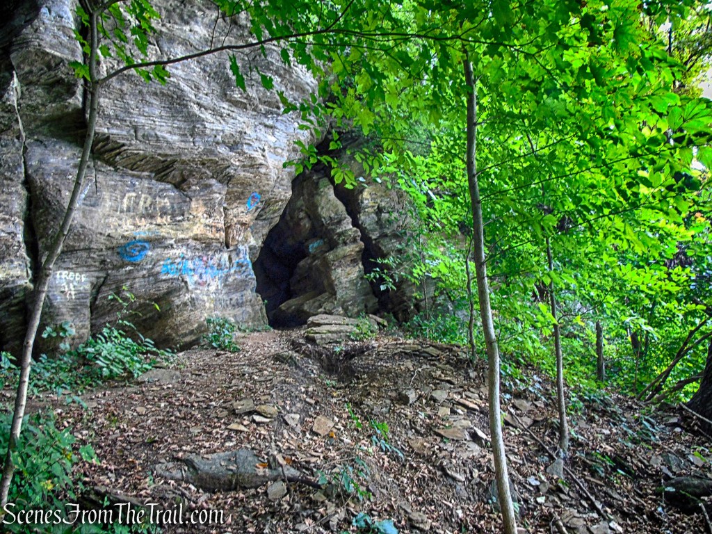 Squaw Cave, Flag Rock and Mohegan Trail Loop – Bolton Notch State Park