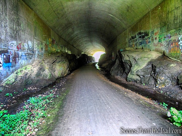 Squaw Cave, Flag Rock and Mohegan Trail Loop – Bolton Notch State Park